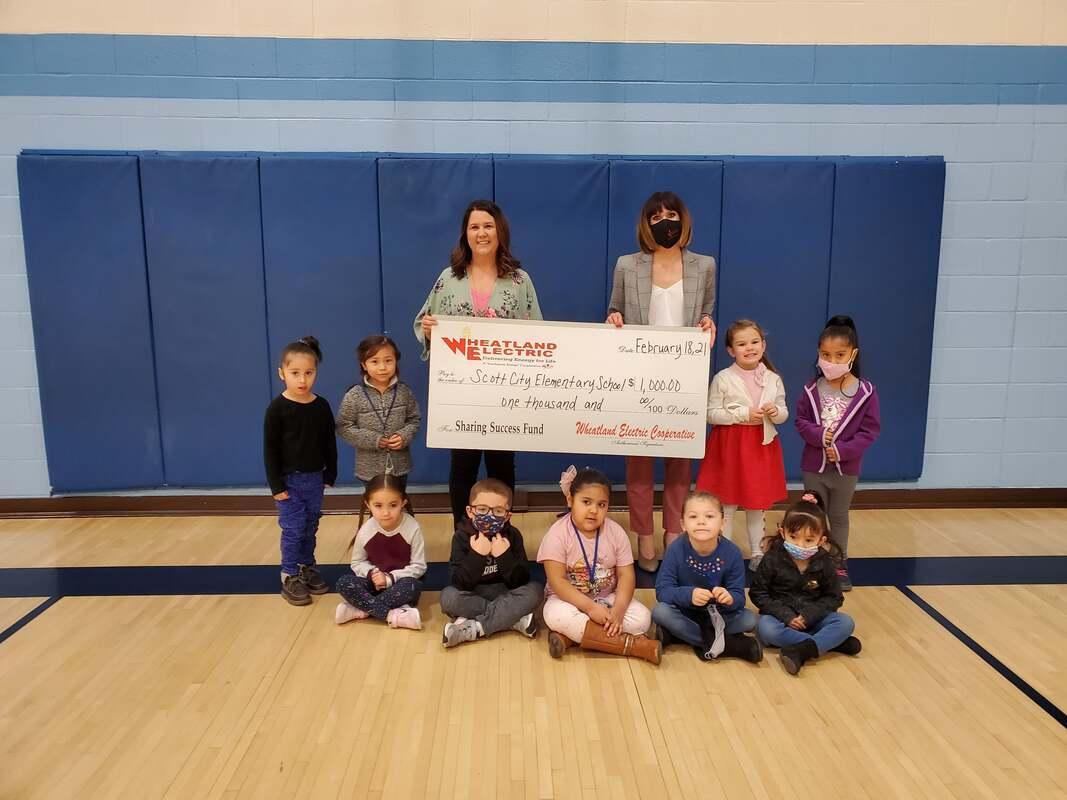 Wheatland Electric Awards $1,000 Sharing Success Grant to Parents As Teachers at Scott City ...